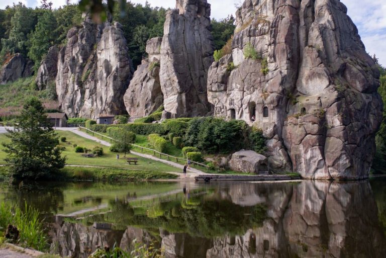 „Naturheiligtum Externsteine und Irminsul“ – Kraftort